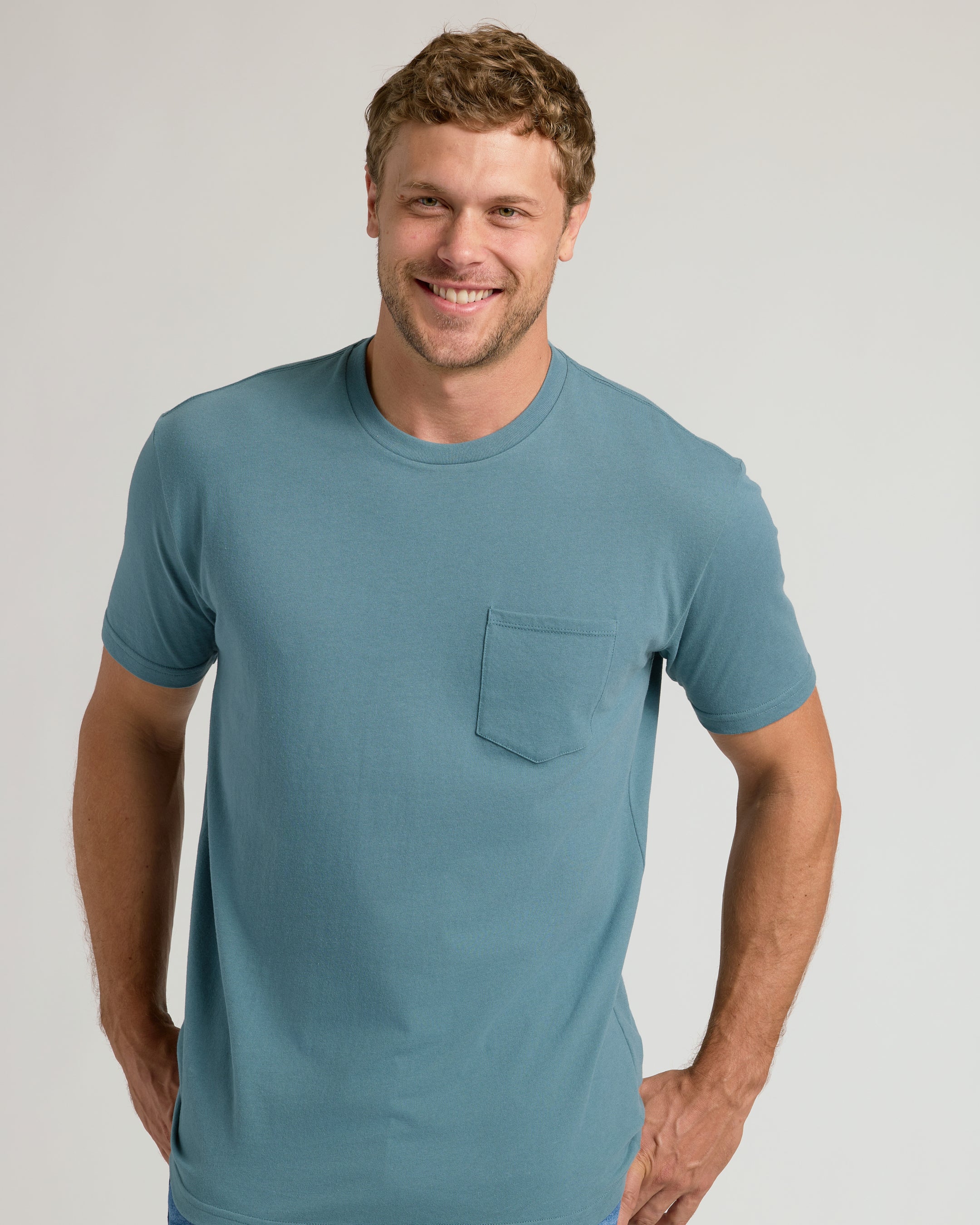 TCT_4400_Pocket-Crew_ASHBLUE_Large_Ecomm_2025_May_7.jpg?v=1750947715