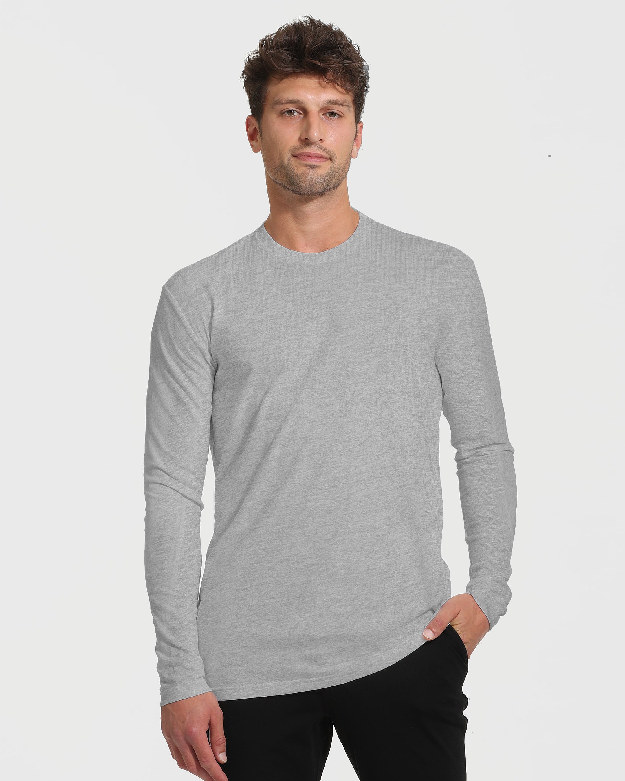Model is 6'3.5" and wearing size M